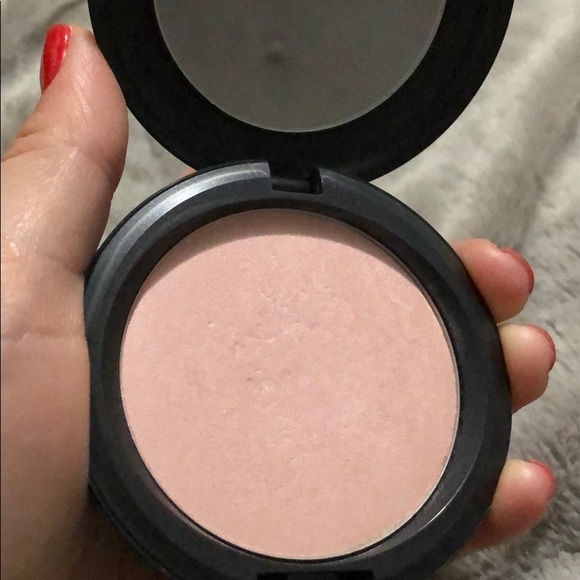 MAC Cosmetics | Makeup | Mac Highlight | Poshmark
